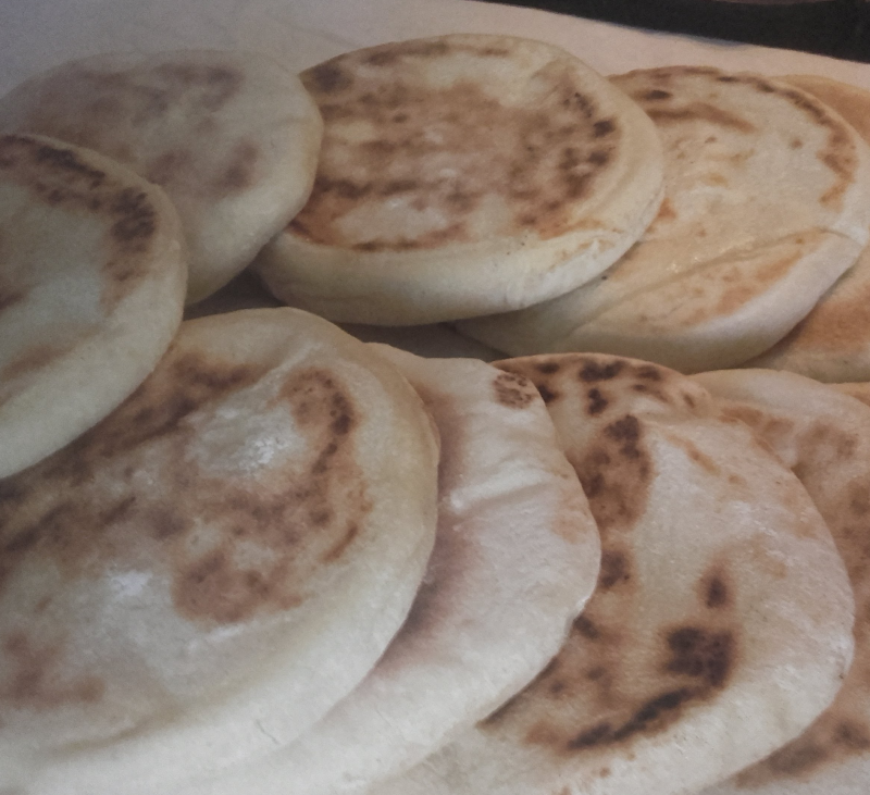 Pan árabe en sartén (Batbut) - Masas, panes y repostería - Blog de ...